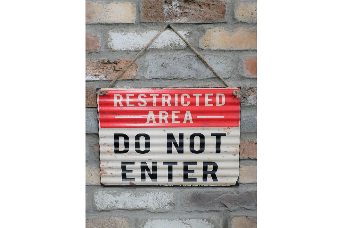 Sign (Restricted Area)